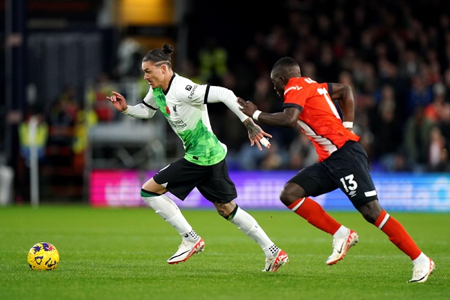 Khó tin Darwin Nunez