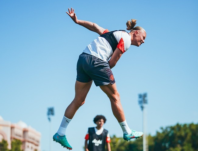 Hình ảnh Haaland khiến Premier League run rẩy