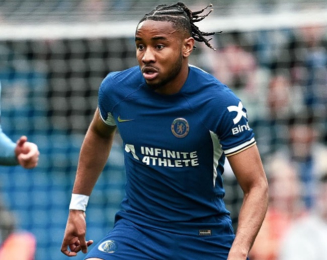 Tái xuất sau 3 tháng, Nkunku nhanh chóng phản ứng