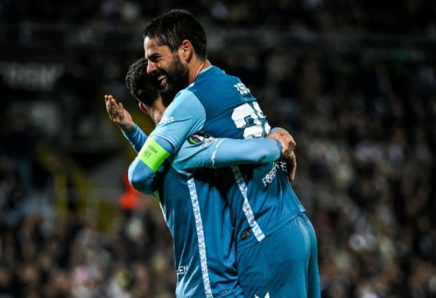 Antony tìm thấy 'cạ cứng' ở Betis