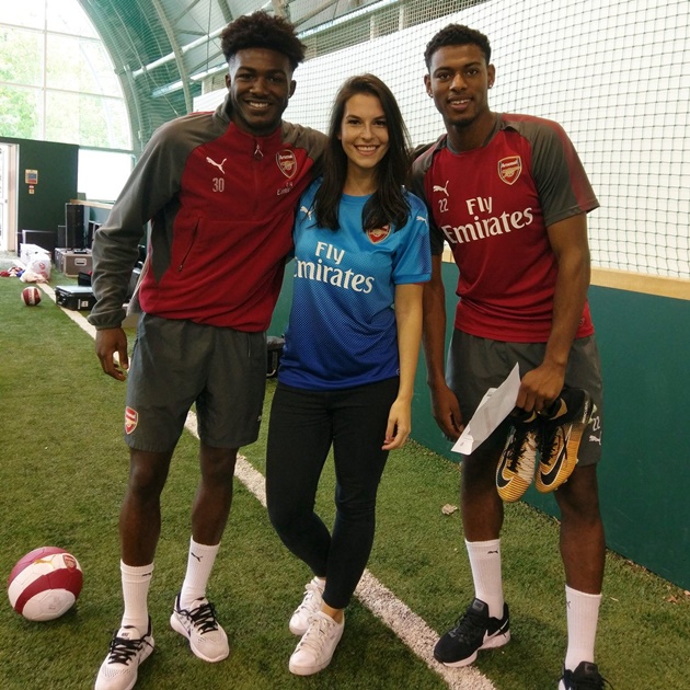 Nicole Holliday - MC xinh đẹp của CĐV Arsenal