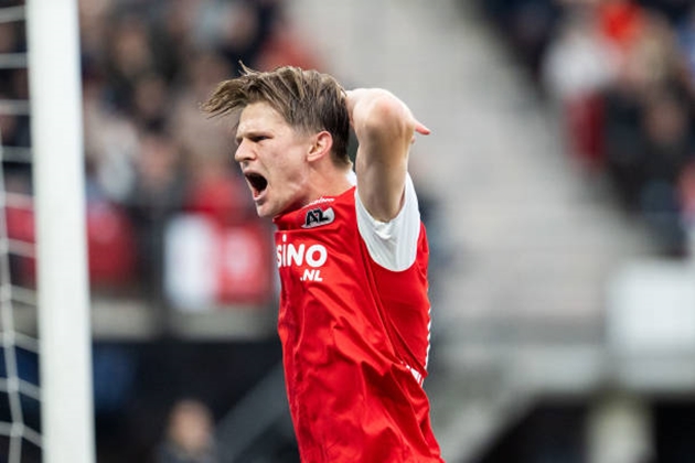 M.U, Chelsea quan tâm David Moller Wolfe